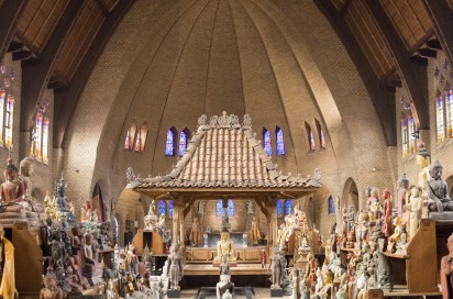 Buddha Statues in Buddha Stores