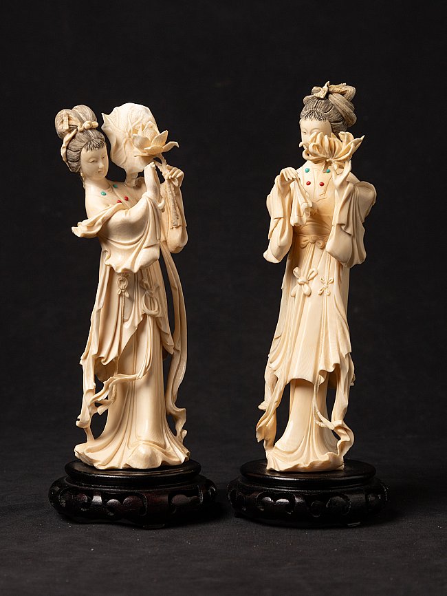 Antique pair of Japanese Ivory Geisha statues from Japan