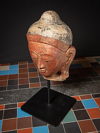 Groot antiek stucco Boeddhahoofd uit Birma (Myanmar)