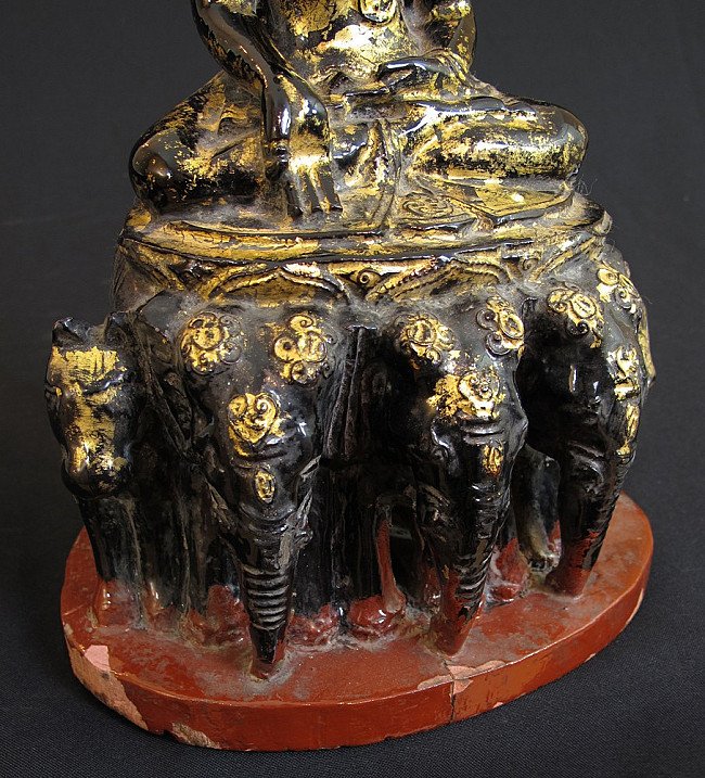 Alter holzerner Buddha Figur aus Birma (Myanmar)