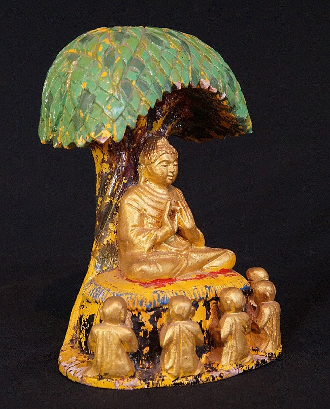 Oude Boeddha onder Bodhi boom uit Birma (Myanmar)