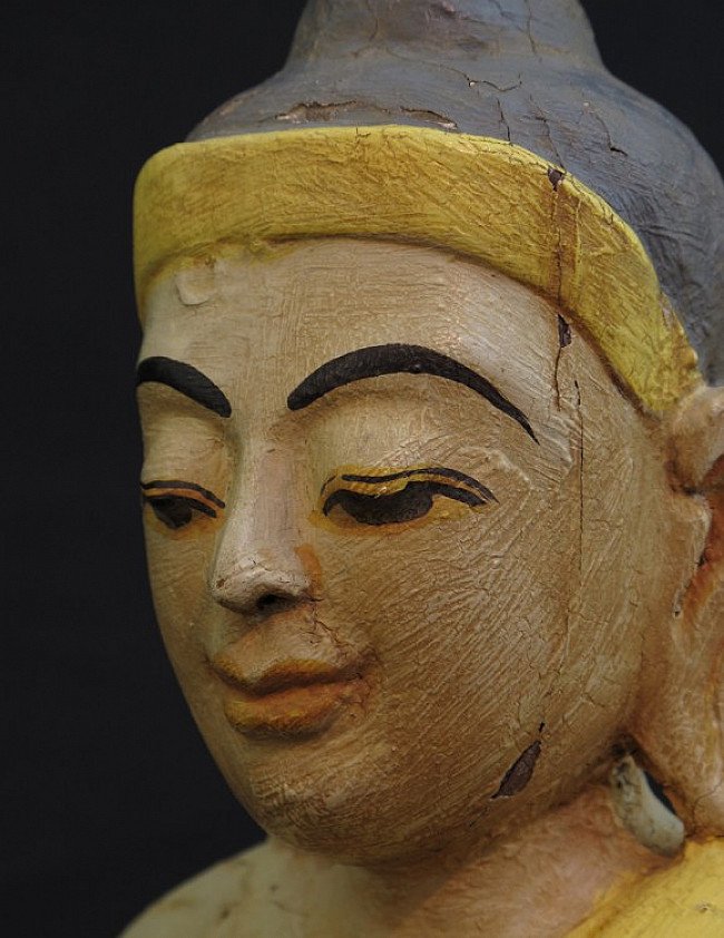 Alter holzerner Buddha aus Birma (Myanmar)